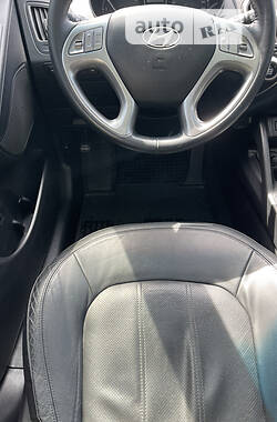 AUTO.RIA – Продам Хюндай Ай Икс 35 2010 бензин 2.4 внедорожник ...