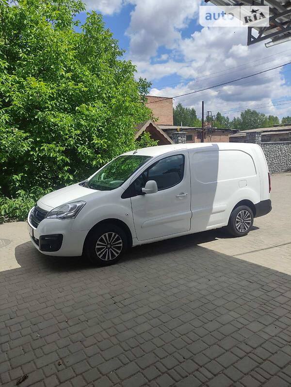 AUTO.RIA – Продам Пежо Партнер long 2017 : 10600 $, Бердичів
