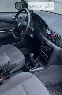 AUTO.RIA – Продам Шкода Октавія 2002 (BX0443EM) бензин 1.6 універсал бу ...